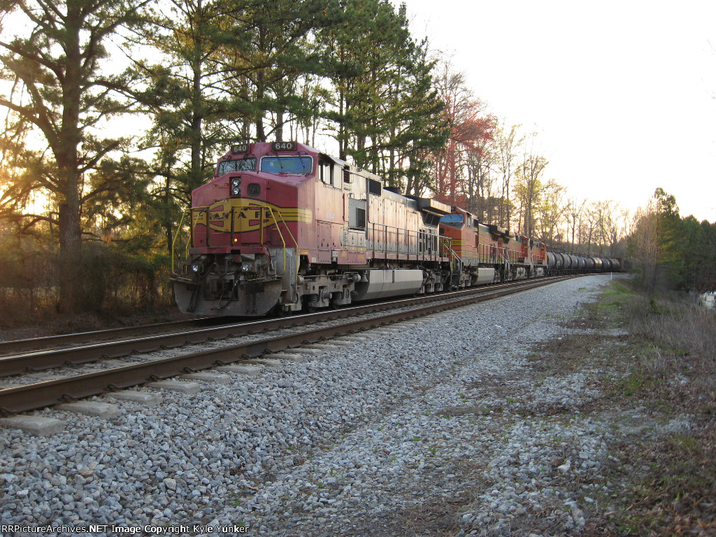 SB freight Q595 stopped at CP Day